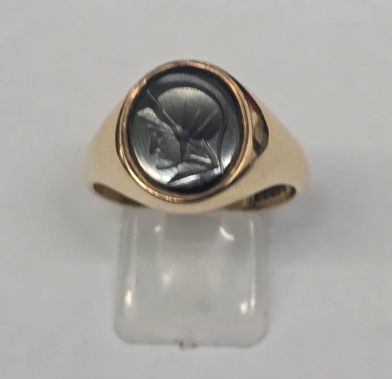 9ct Centurion Hematite Signet Yellow Gold Mens Ring Size U½ ...