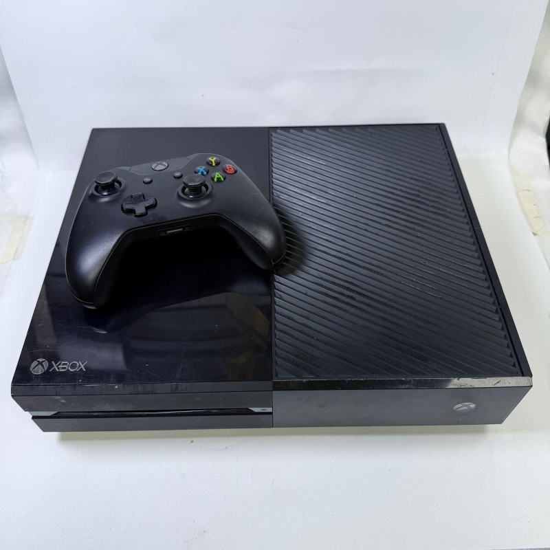Xbox One - With One Controller Xbox One Black | 032000120073 | Cash ...