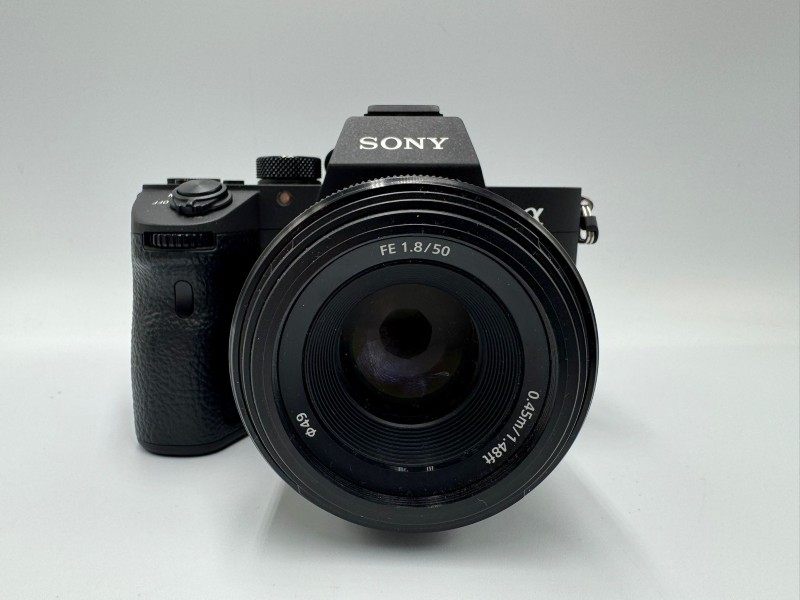 Sony Alpha 7 Iii Ilce-7M3 24.2Mp + Sony Sel50f18f 50mm F/1.8 Fe 24.0 Mp ...