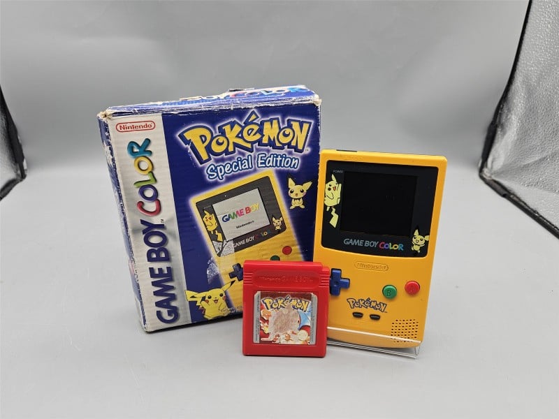 Nintendo Handheld Console Nintendo Game Boy Colour | 052700105686 ...