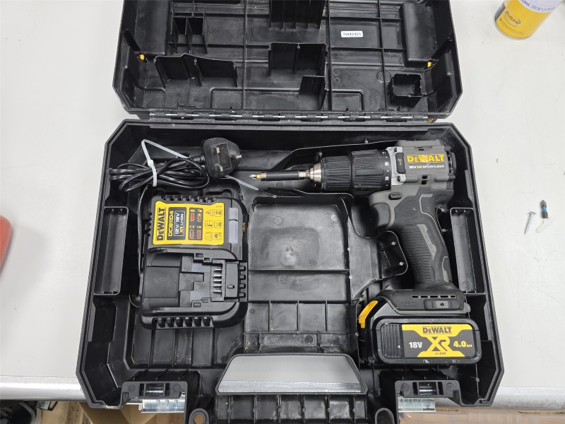 Dewalt Dcd100 Combi Drill W/ Battery & Charger | 039600418701 | Cash ...
