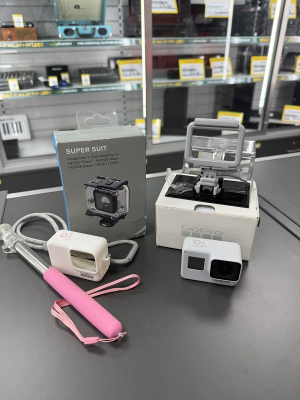 Gopro Waterproof Digital Action Camera Black 7 Kit | 047700182627 ...