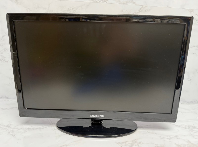 Samsung 19" Led TV Ue19d4003bw 19 Black | 049100357810 | Cash Converters