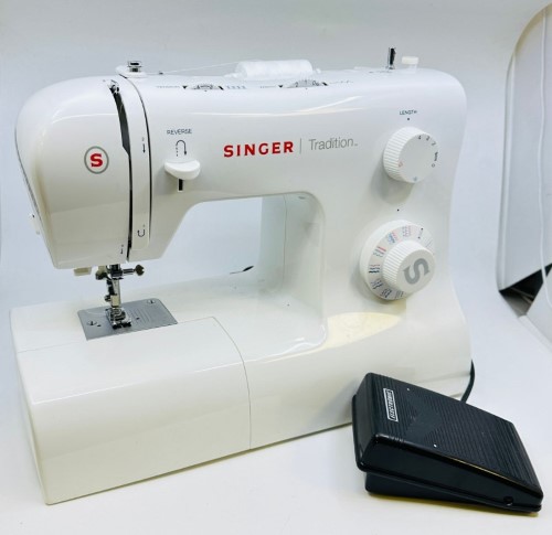 Singer 2282 Tradition Sewing Machine White | 041500122638 | Cash Converters
