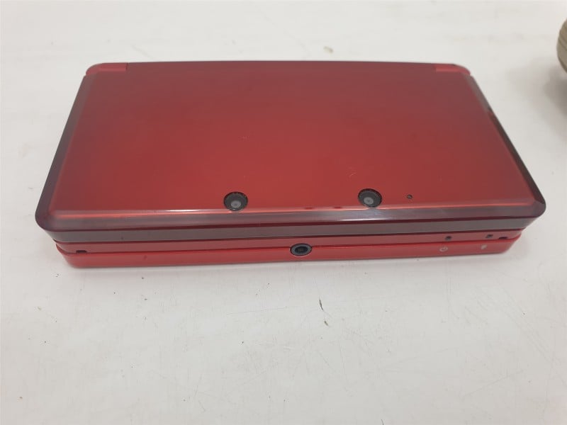Nintendo 3DS Red | 027600122120 | Cash Converters