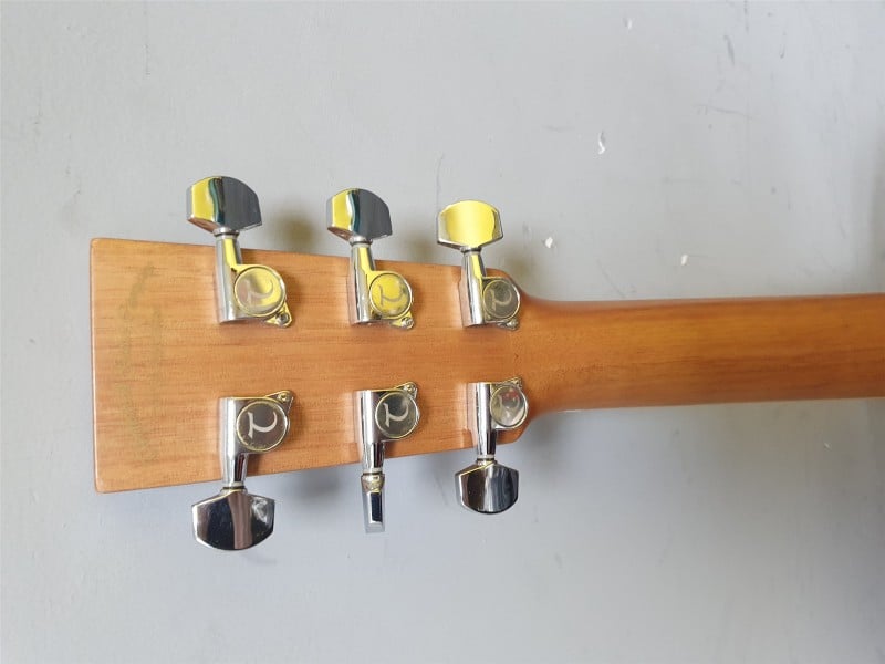 Ibanez Red | 046900119953 | Cash Converters