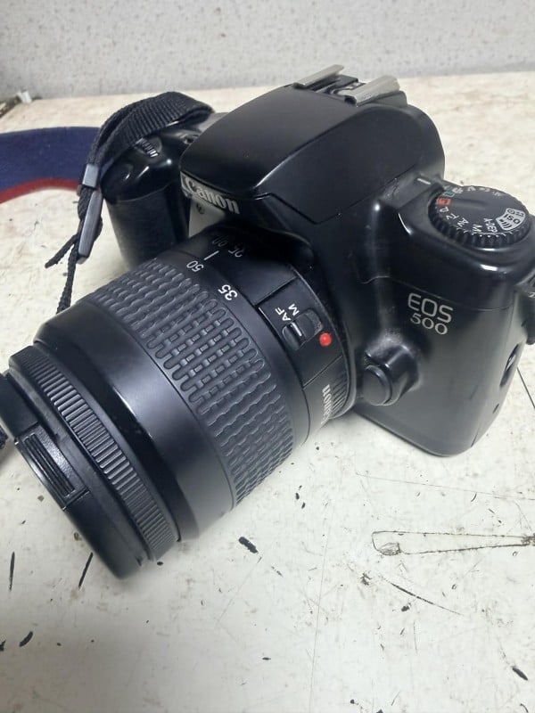 Canon Eos 500 With 35-80mm Lens Black | 051400114084 | Cash Converters