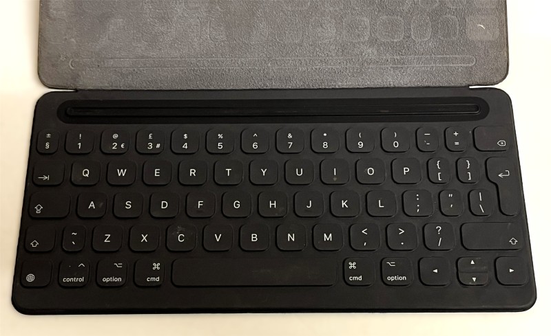 Apple Keyboard Folio A1829 Grey | 026500167201 | Cash Converters
