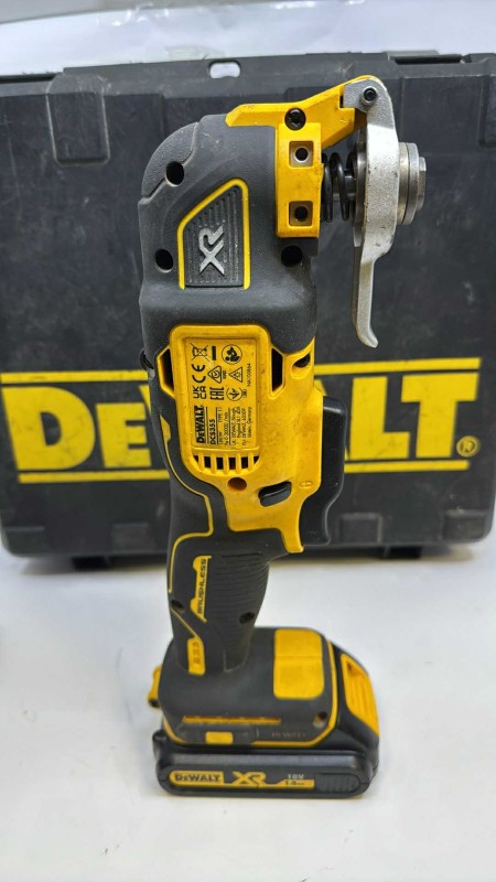 Dewalt Dcs355 & 1.5Ah Battery/Charger Black | 030600166795 | Cash ...