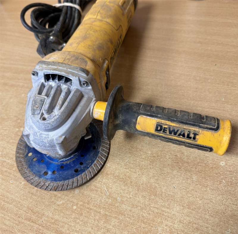 Dewalt Dwe4206 Angle Grinder | 046600090330 | Cash Converters