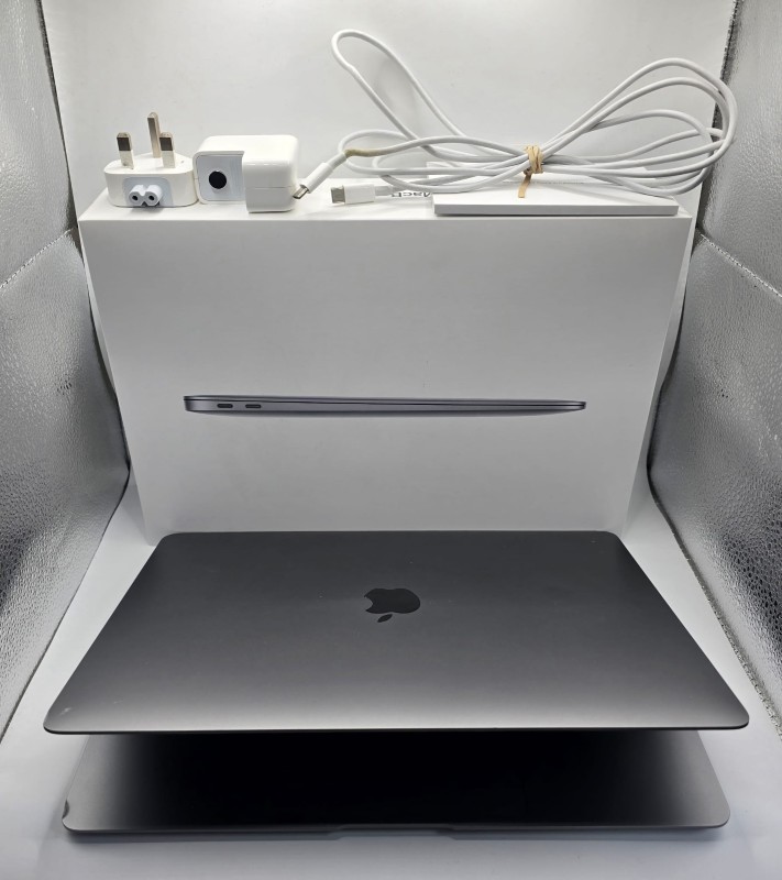 Apple Macbook Air 2020 - M1 - 8GB - 256GB SSD *87% Battery Health - 372 ...