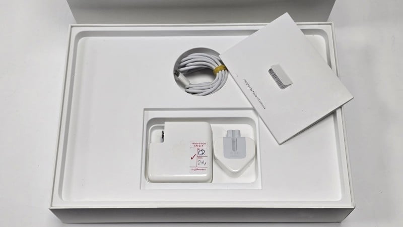 Apple Macbook Pro 13" 2017 - i5-8360U, 8GB Ram, 256GB SSD, Macos Mojave ...