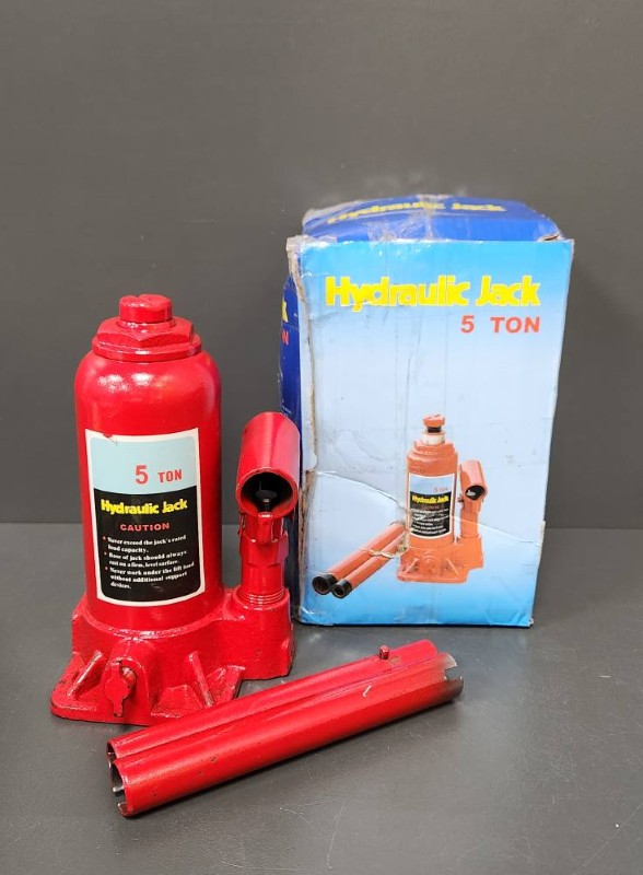 Hydraulic Jack 5 Ton Red | 049500119647 | Cash Converters