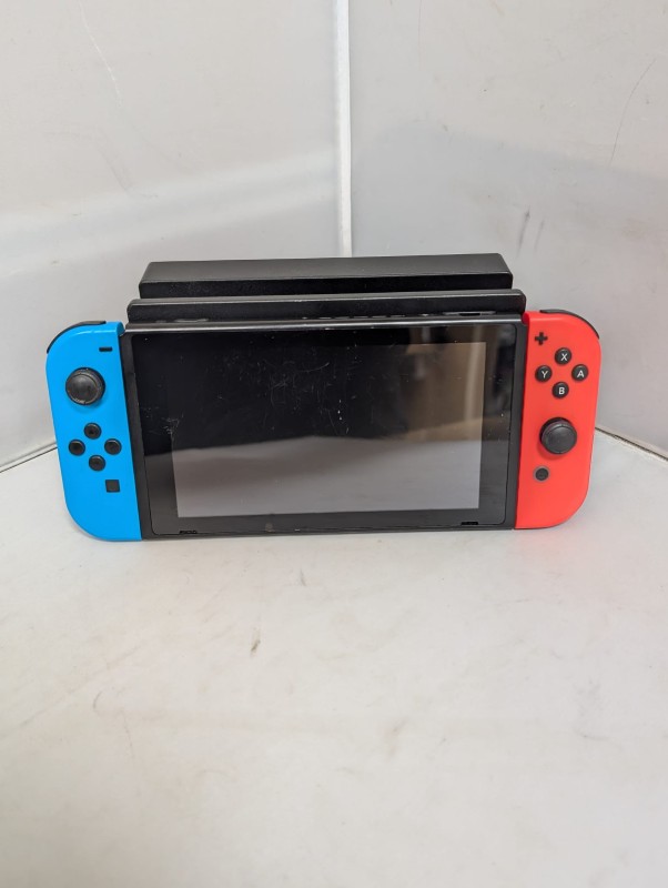 Nintendo Switch 32GB Black | 015400180907 | Cash Converters