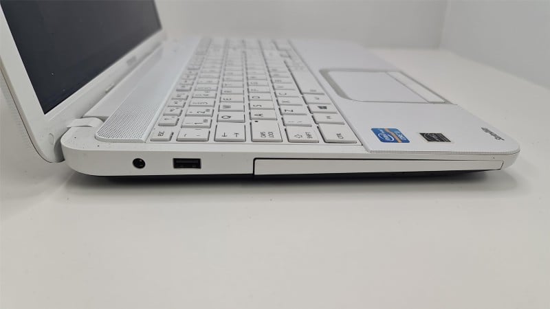 Toshiba` Satellite L850-1Lk Intel Core i3-2312M 8GB 700GB White ...