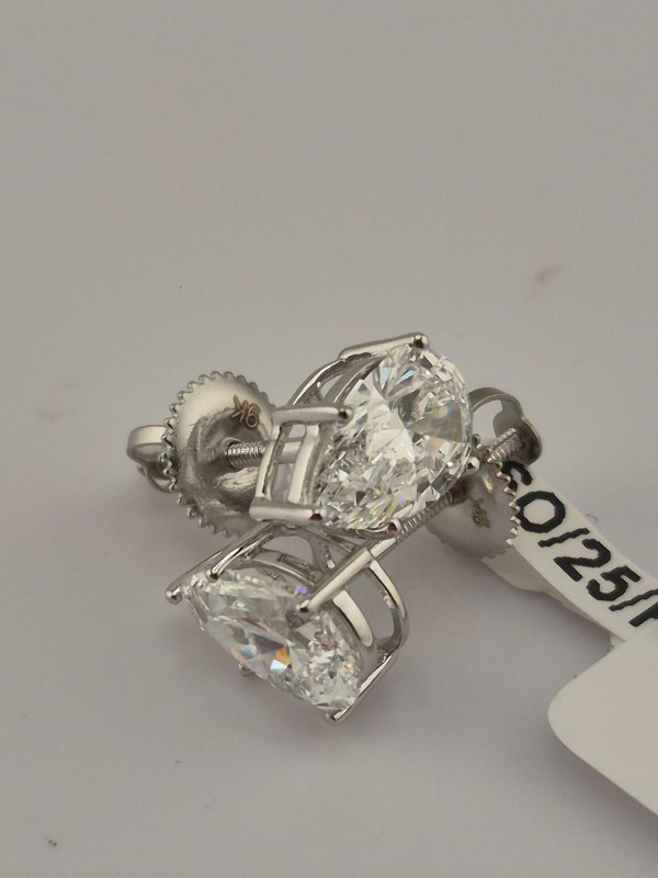 9ct Pear Cut Diamond Studs / Earring Pierced 1.3G | 030100264774 | Cash ...