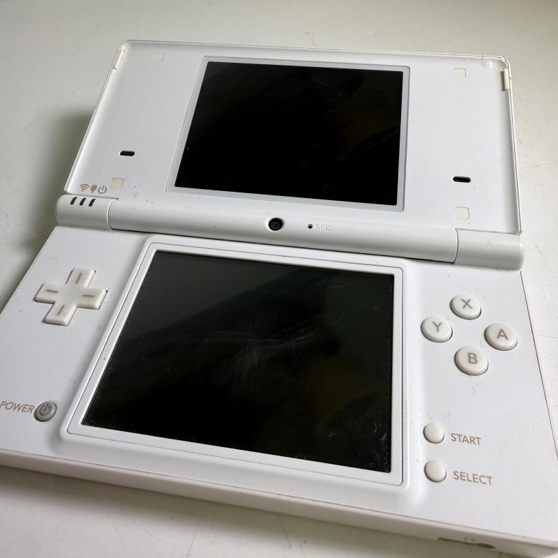 Nintendo Dsi White | 032000118710 | Cash Converters