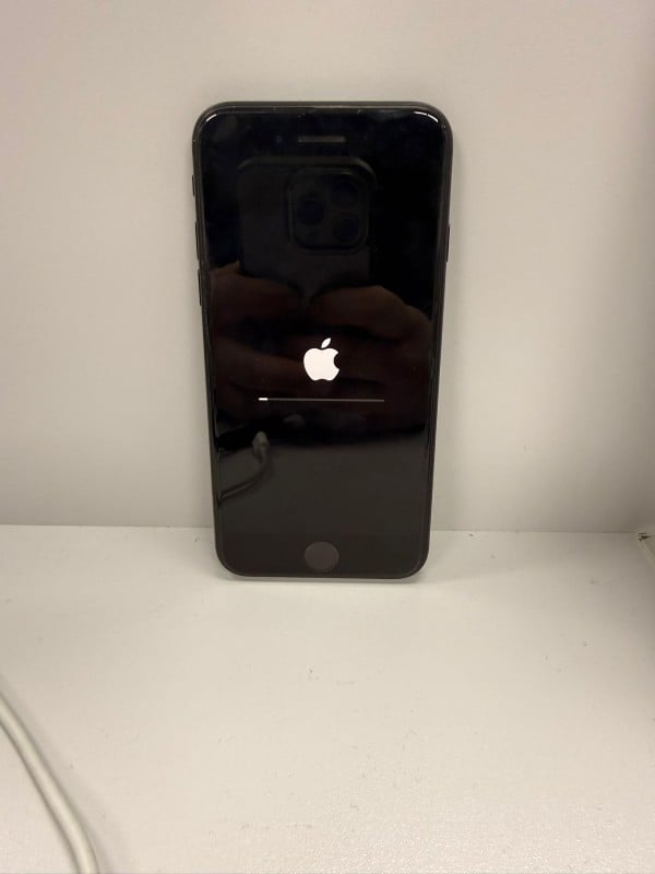 Apple Apple iPhone Se (2nd Generation) 64GB Black, Unlocked Bh 80% ...