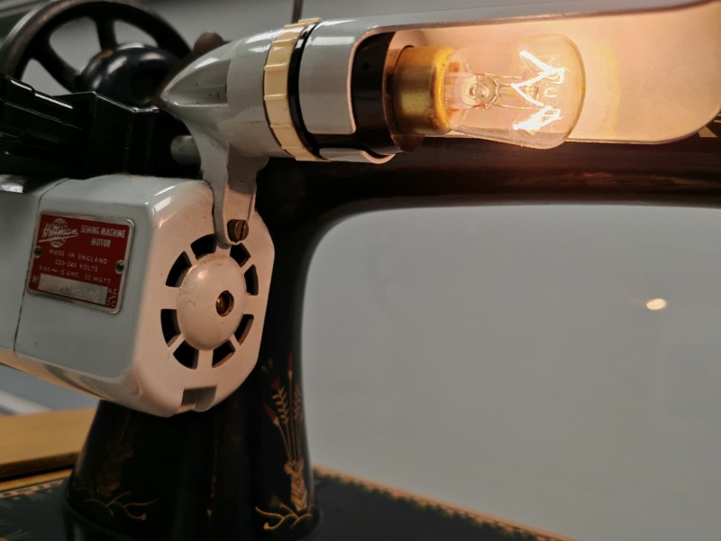 Singer Model 66 "Lotus" Black | 048800226935 | Cash Converters