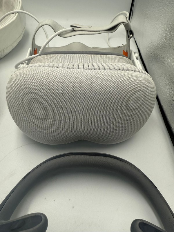 Vision Pro 1TB Apple White | 045500073606 | Cash Converters